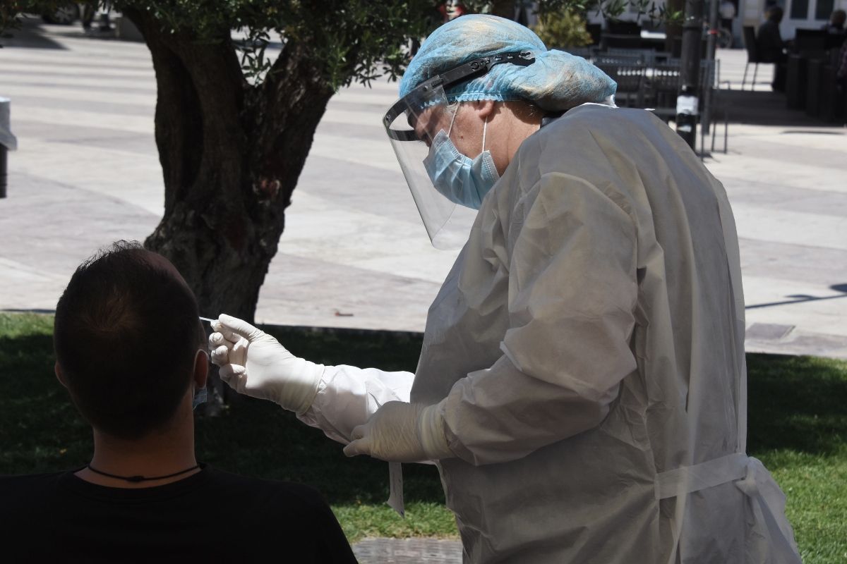 Γκάγκα: "Οι εμβολιασμένοι με θετικό rapid test θα μπορούν να ...