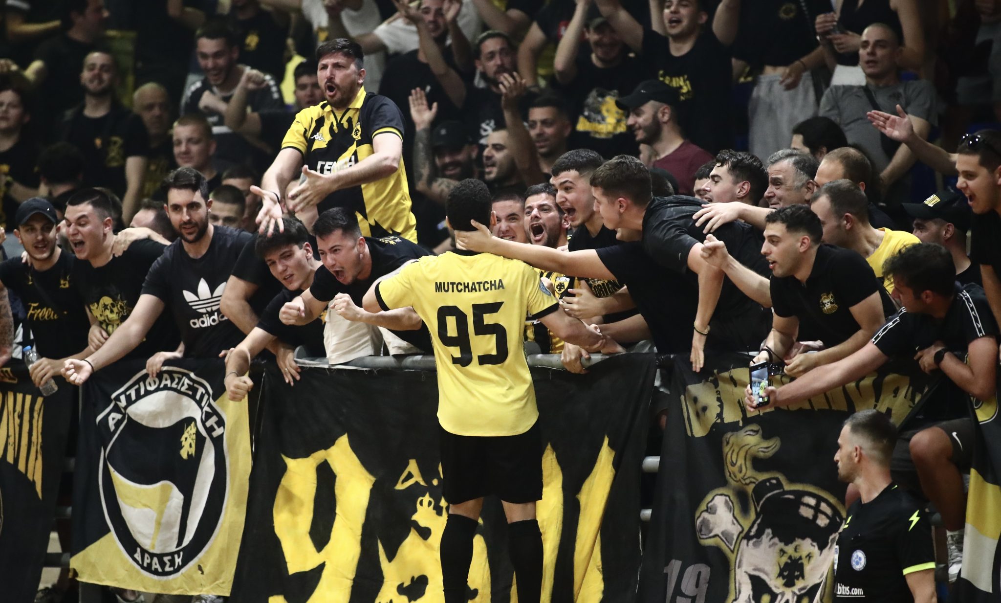 Futsal: ΠΡΩΤΑΘΛΗΤΡΙΑ Η ΑΕΚΑΡΑ - AEK1924.gr